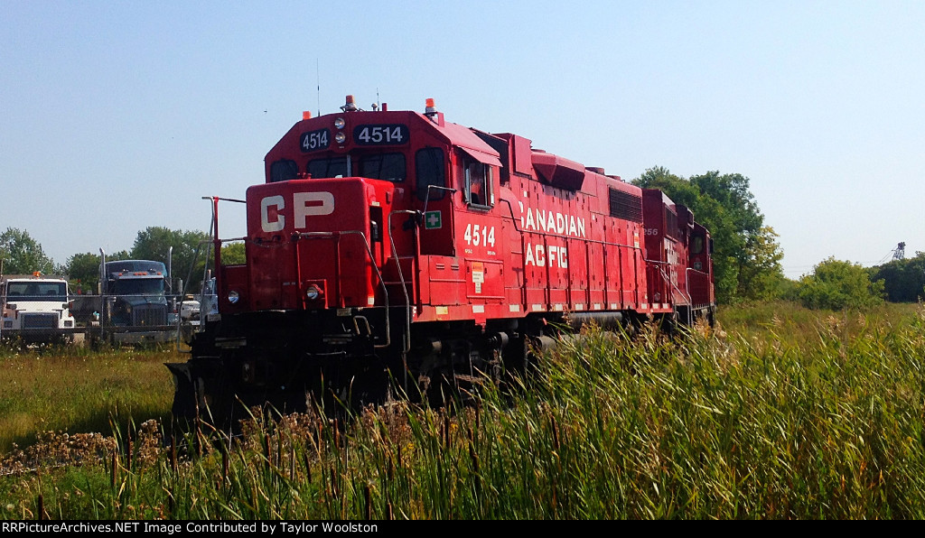 CP 4514 Shoving Cars Onto Brenntag Spur